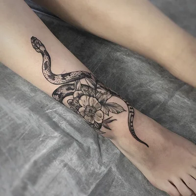 Tatuaż Węża: Znaczenie, Wzory i Inspiracje | VeAn Poland